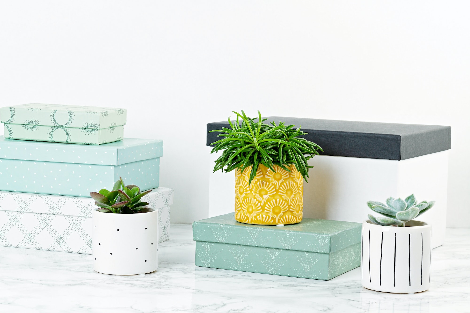 Top New Employee Welcome Gift Ideas and Kits for 2023 | Onboarding ...